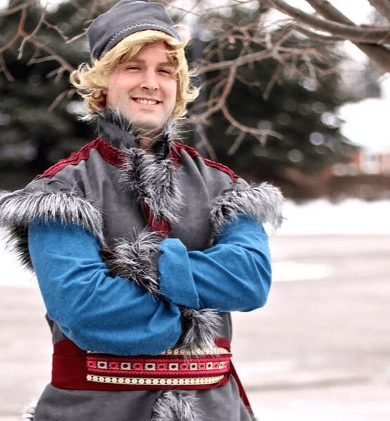 Hire a Real-Life Kristoff for a Fairytale Birthday | 866-434-4101